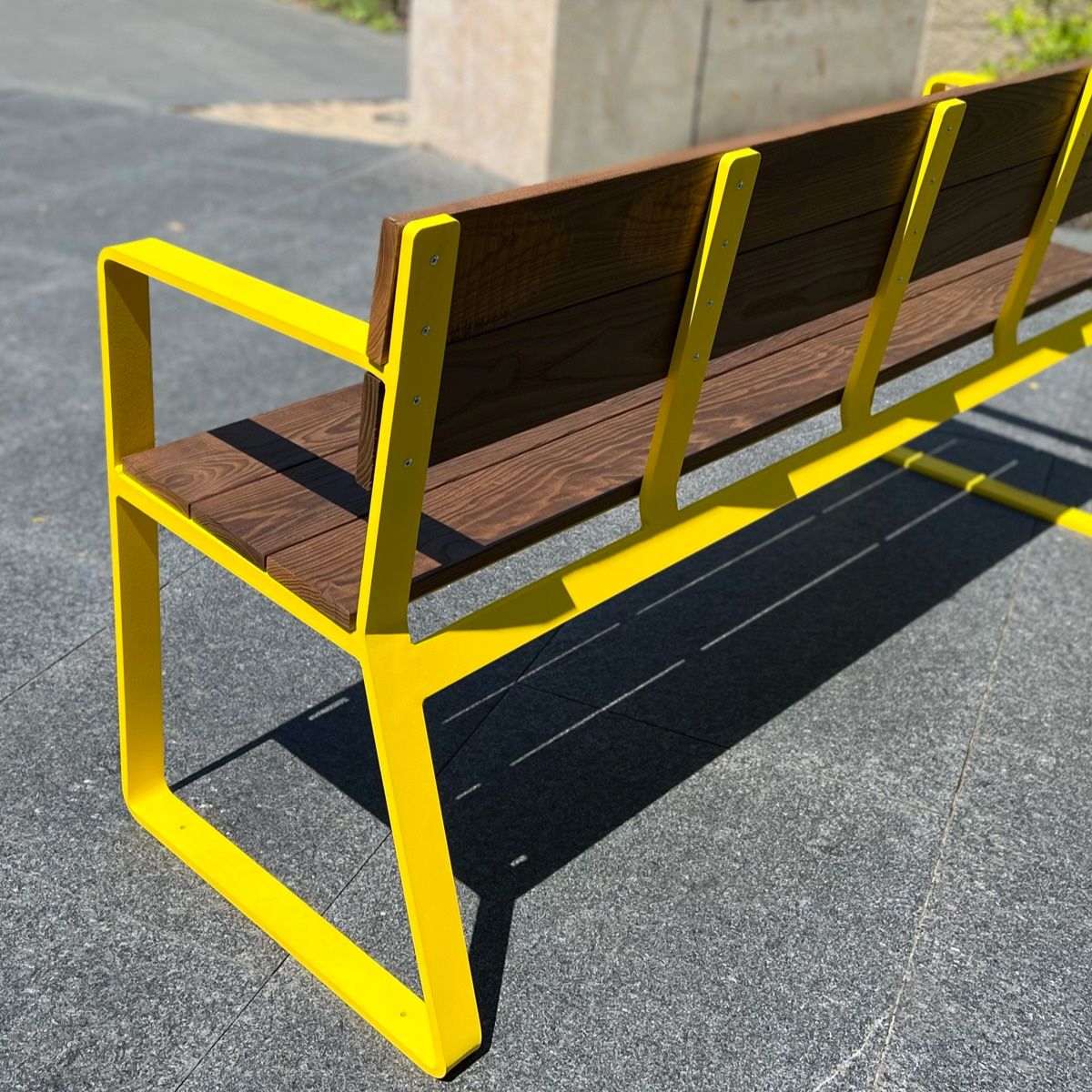Anova Vibe 5 1/2' Thermory Contour Bench with Armrests | RLA80T