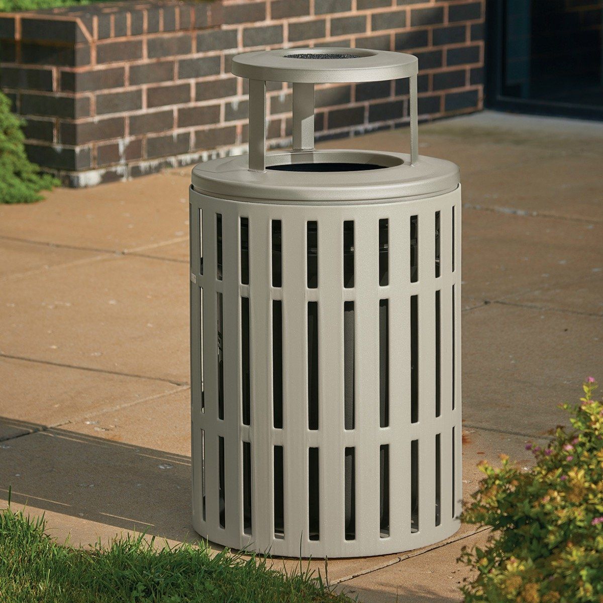 Anova Latitude 40 Gallon Trash Receptacle, Bonnet Ash Top | L1439AT