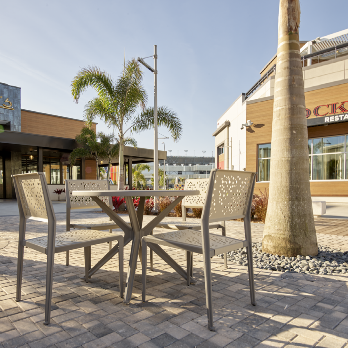 Anova Airi Leaf Chair | AE26T60LF