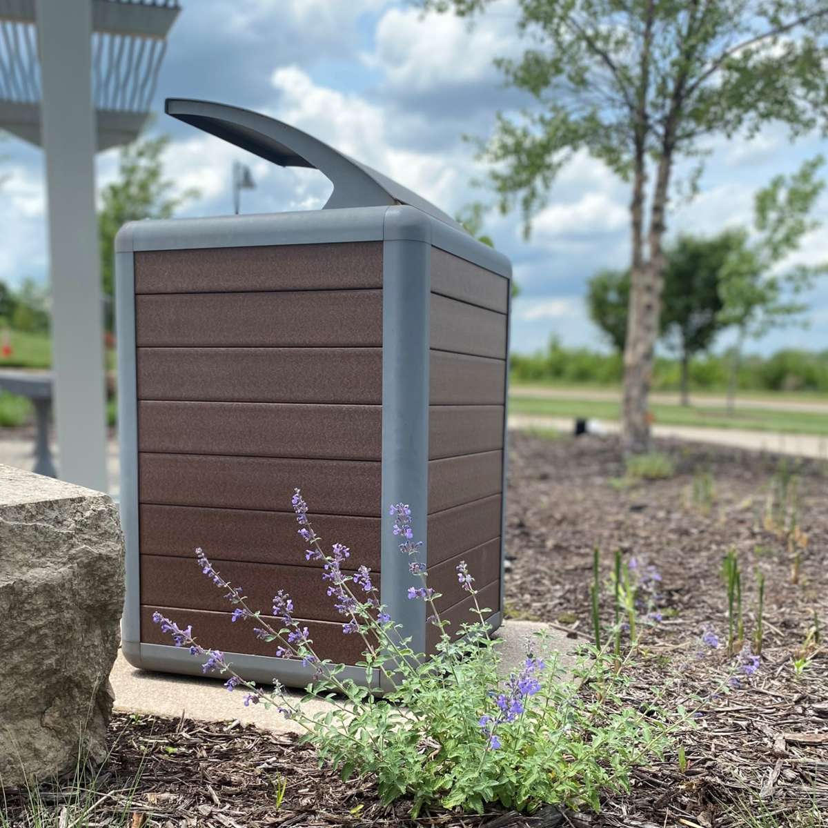 Anova Beacon Hill 45 Gallon Recycled Plastic Receptacle, Bonnet Top ...