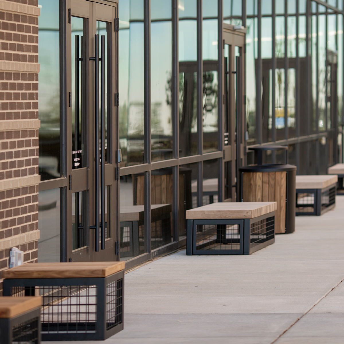 Anova Madison 35 Gallon Thermory Trash Receptacle, Bonnet Top | TT35BT